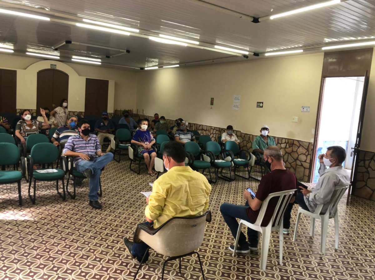 Diretor administrativo e financeiro da Ematerce realiza reunião com a ...